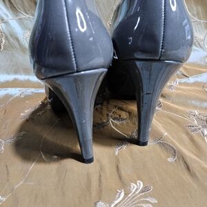 Naturalizer | Shoes | Naturalizer Gray Patent Leather Heels | Poshmark